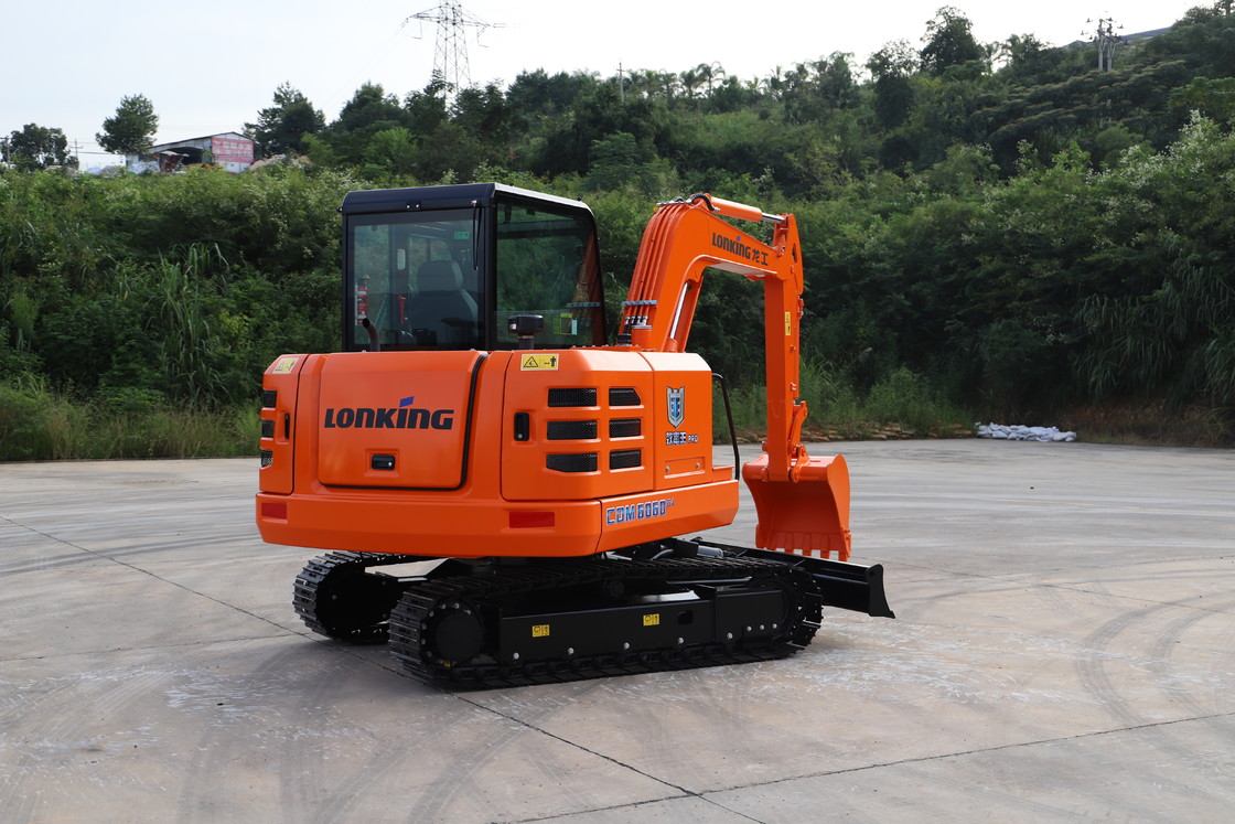 Lonking CDM6060 6-Ton Mini Crawler Excavator with 36.2kw Power and 5900 ...