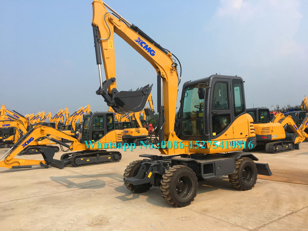 All Wheel Drive 4 Wheeled Mini Excavator , 6 Ton Excavator For Earth ...
